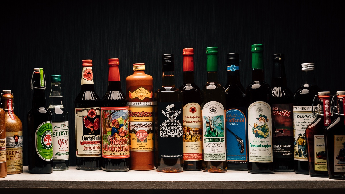 Terrible Alcohol Shop. Exquisite Auswahl an Schnaps und Spirituosen.